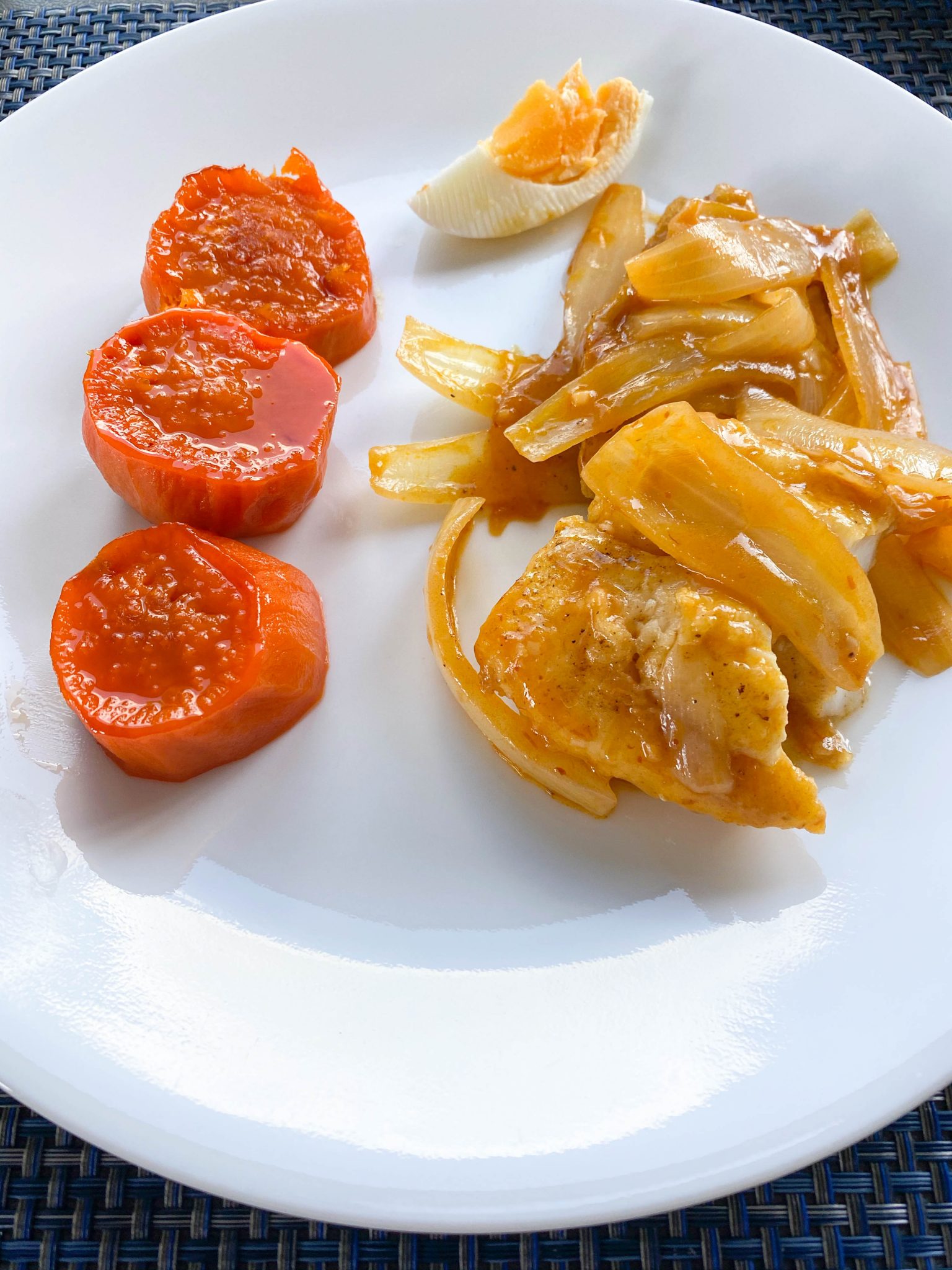 Canguro Criollo | fish with pickled onions