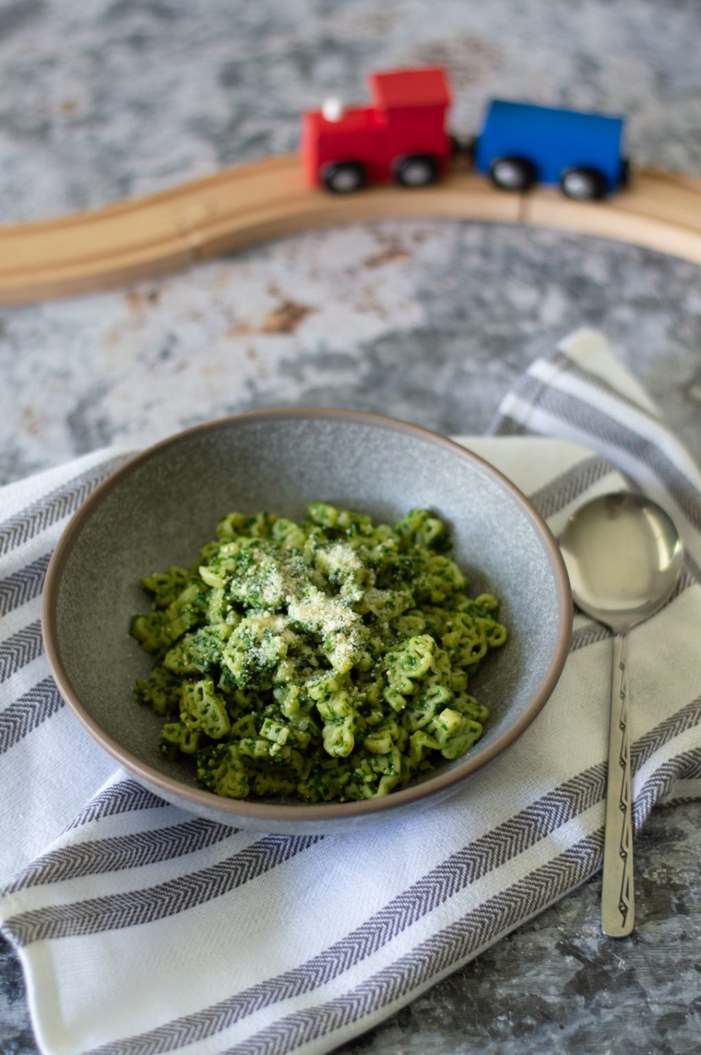 Peruvian Pesto or Green Pasta Recipe (Tallarines Verdes)