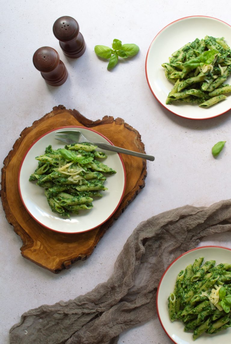 Peruvian Pesto or Green Pasta Recipe (Tallarines Verdes)